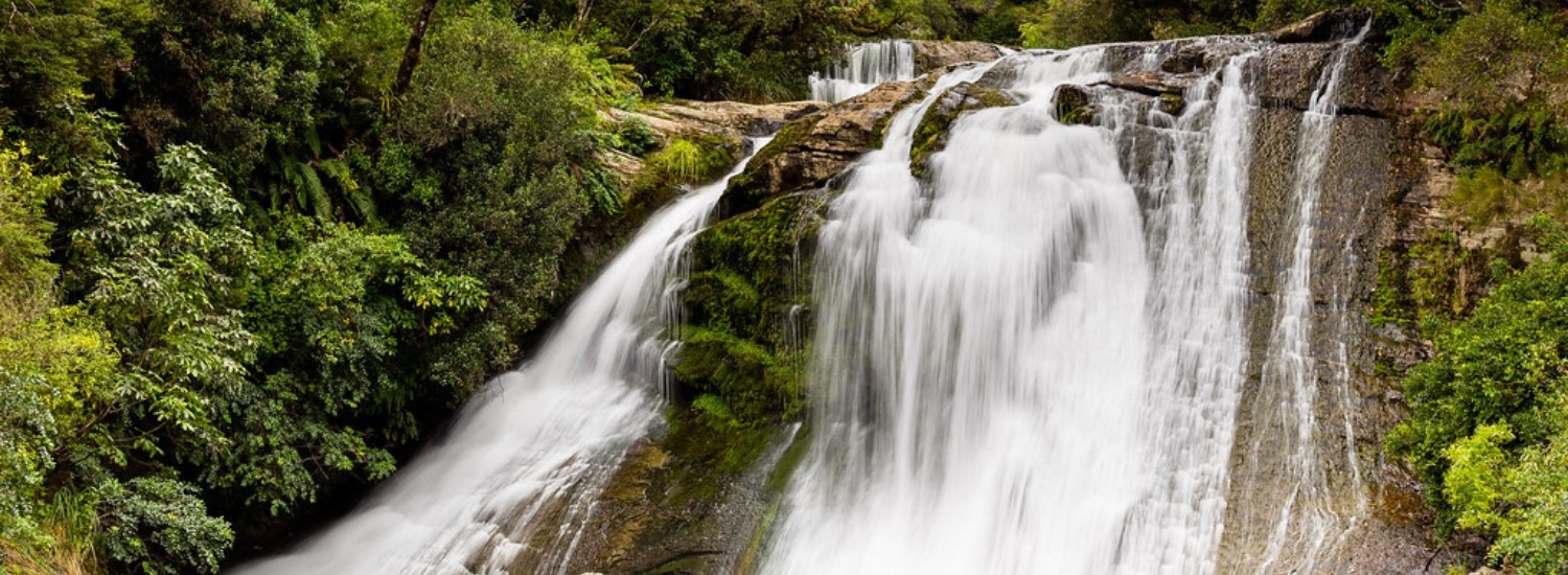 Āniwaniwa Falls
